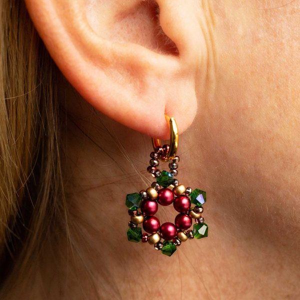 2 Minute Holiday Earrings Tutorial