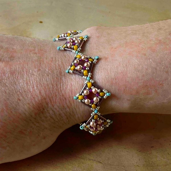 Corner Square Bracelet Tutorial | PotomacBeads