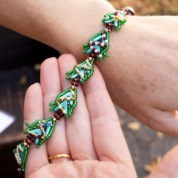 Stunning Christmas Tree Farm Bracelet Tutorial | Potomac Beads