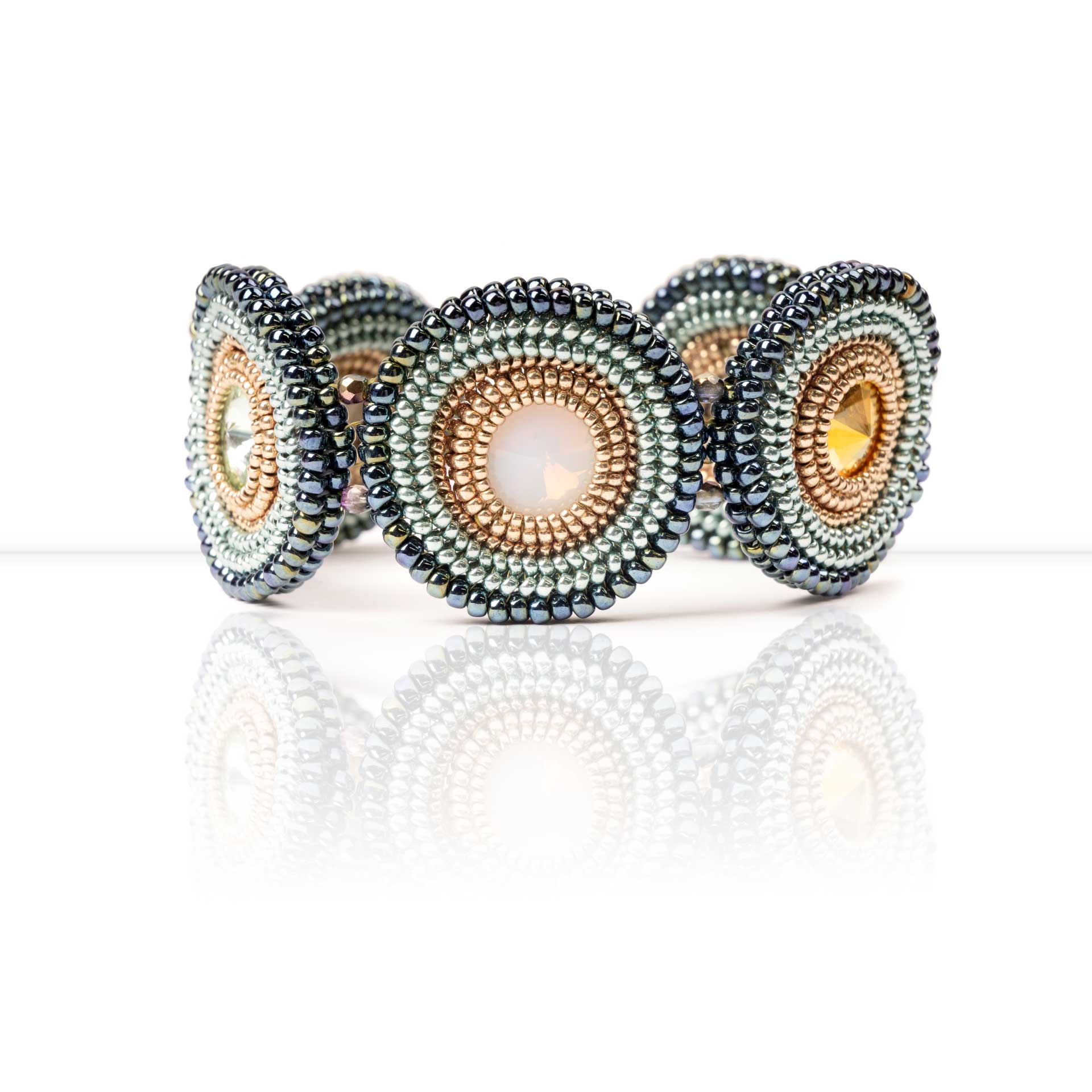 Drama Queen Herringbone Bezel Bracelet Tutorial | PotomacBeads