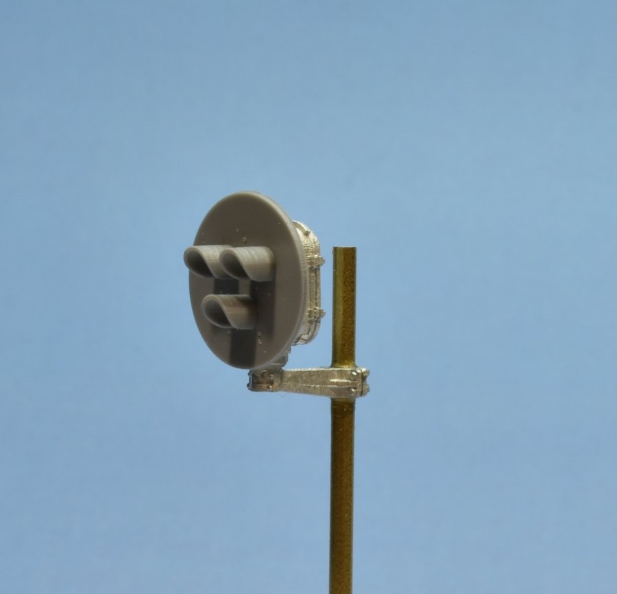 HO "Tri-Light" Signal Head