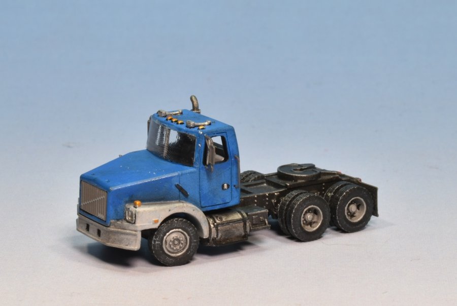 N 1990's Volvo/White WG Tandem Axle Tractor
