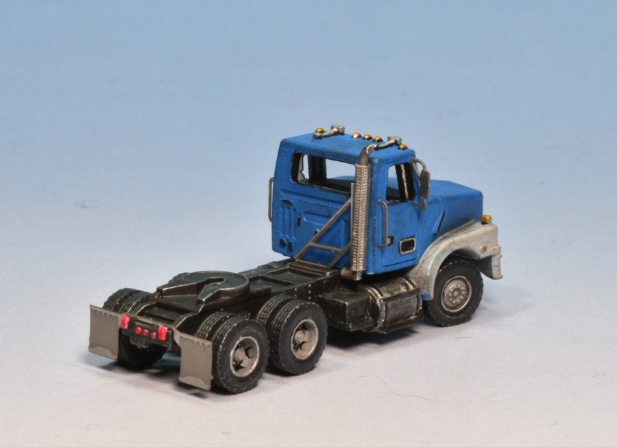 N 1990's Volvo/White WG Tandem Axle Tractor