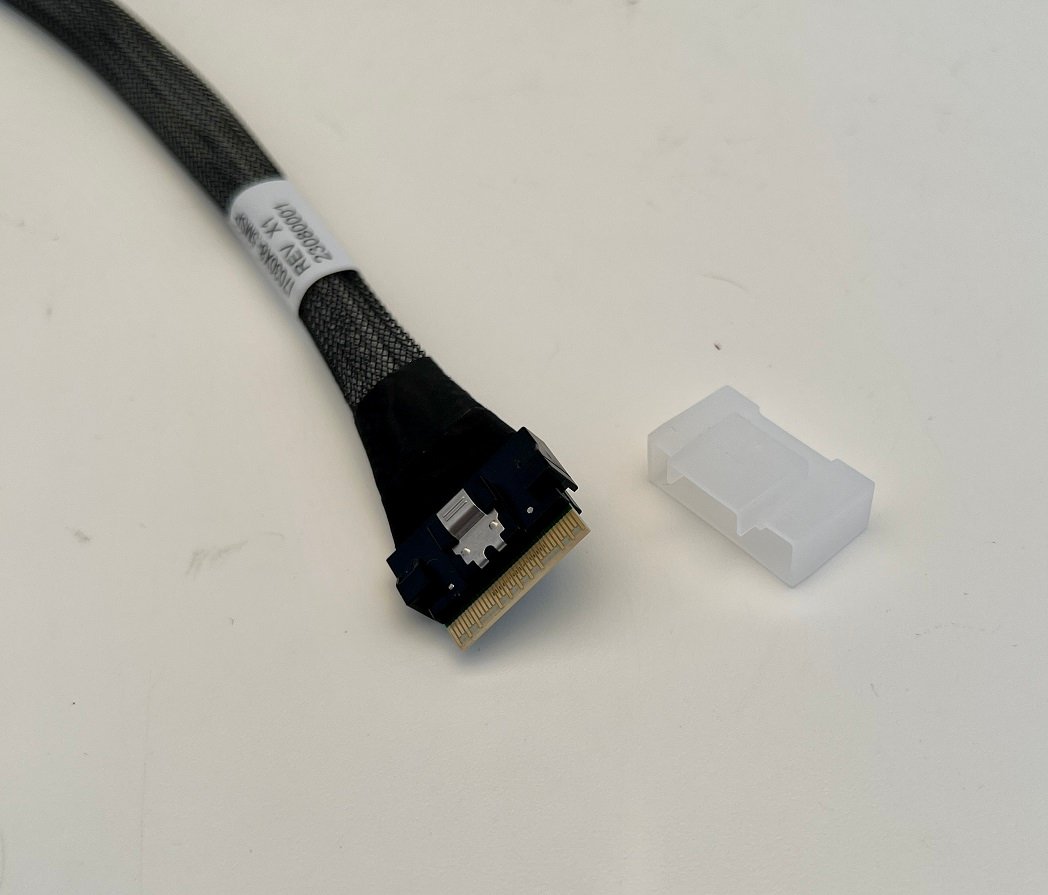 SLIM SAS 8i - 8x SAS DRIVES with 15P Power