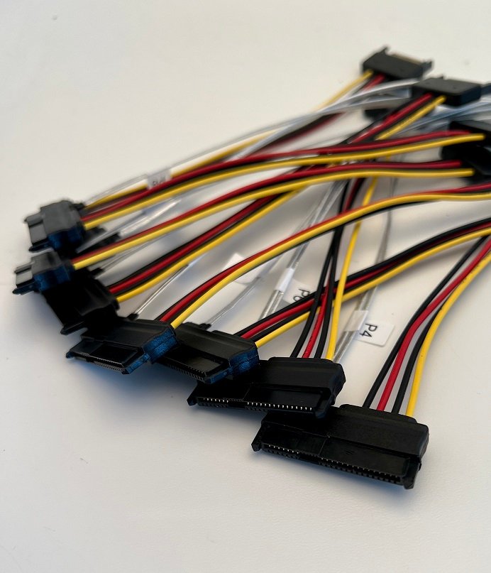 SLIM SAS 8i - 8x SAS DRIVES with 15P Power