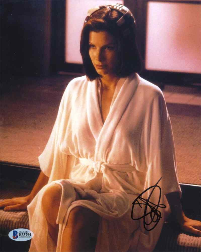 Sandra Bullock Signed 8x10 Photo Certified Authentic Beckett BAS COA